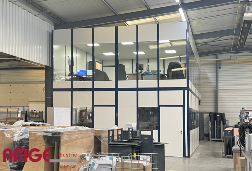 Aménager des bureaux sur une mezzanine industrielle - AMGE Industrie