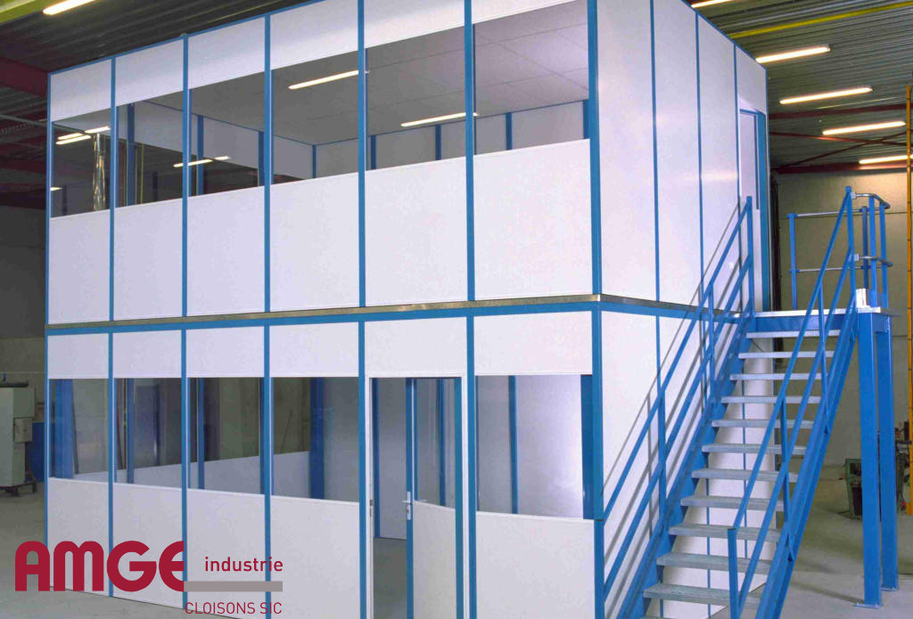 Cloisons modulaires sur deux niveaux - AMGE Industrie